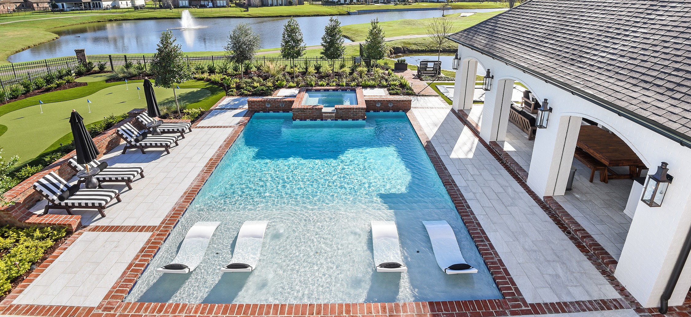 Pool with Outdoor Kitchen in Baton Rouge | Custom Pools Denham Springs
