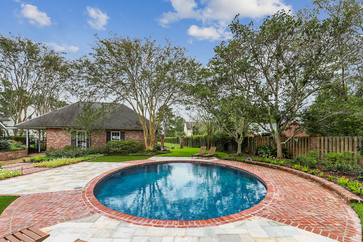 White Quartzite Pool in Baton Rouge | Baton Rouge Custom Pools