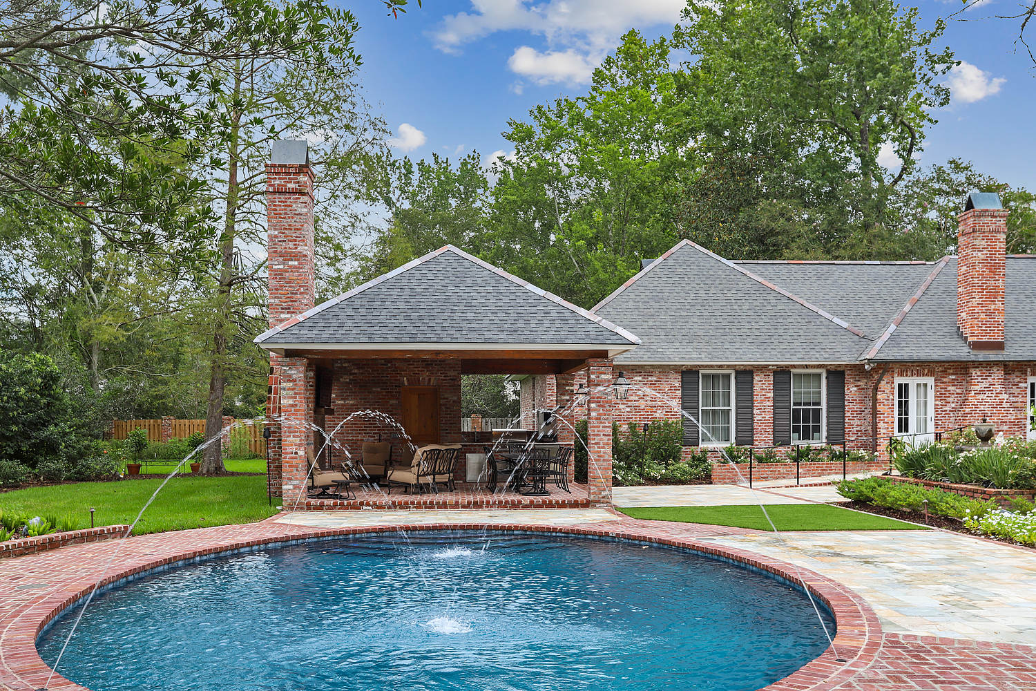 White Quartzite Pool in Baton Rouge | Baton Rouge Custom Pools