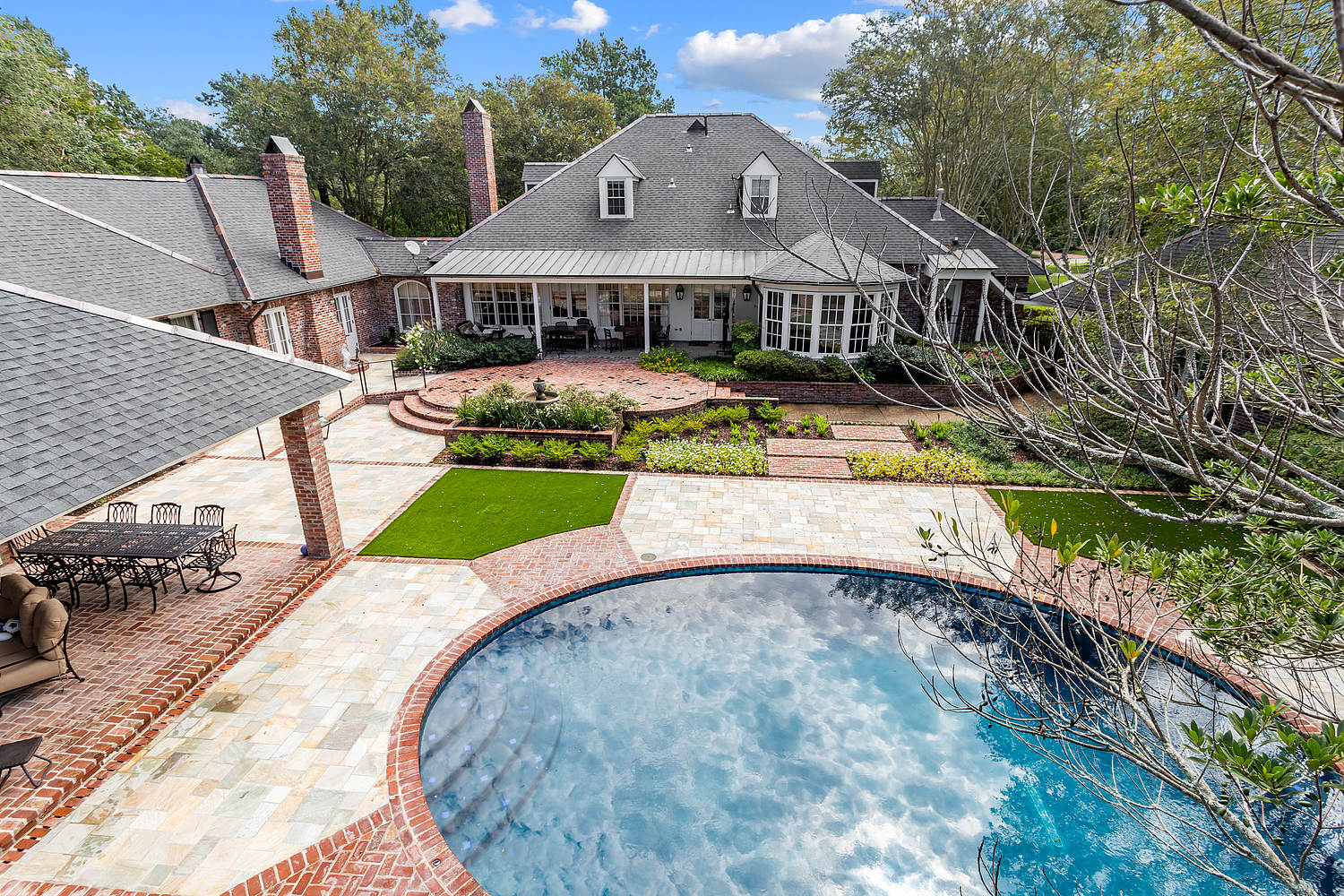 White Quartzite Pool in Baton Rouge | Baton Rouge Custom Pools