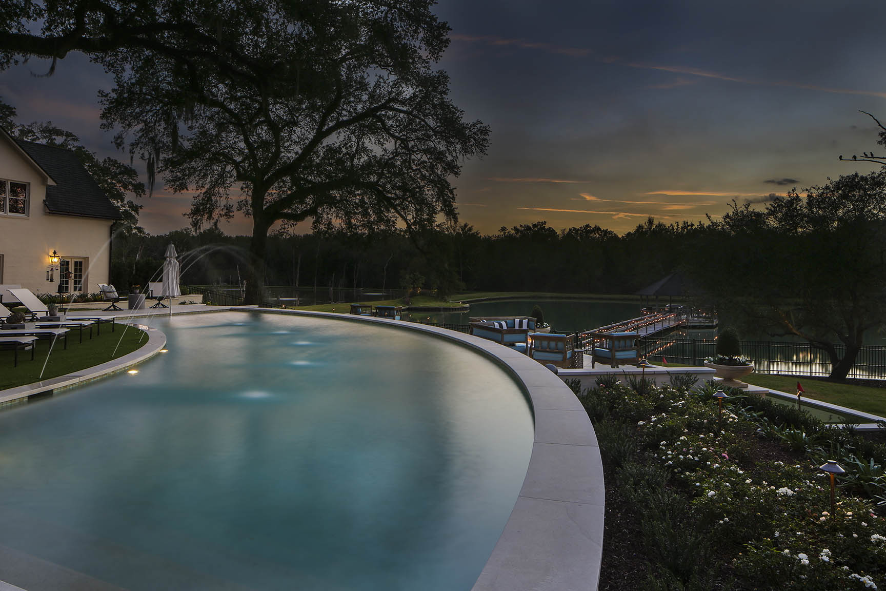 Baton Rouge Curved Pool | Outdoor Pool Entertainment Area